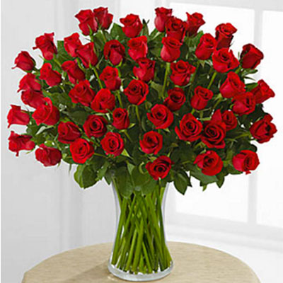 Fresh 50 Roses in a Vase | Giftsmyntra.com